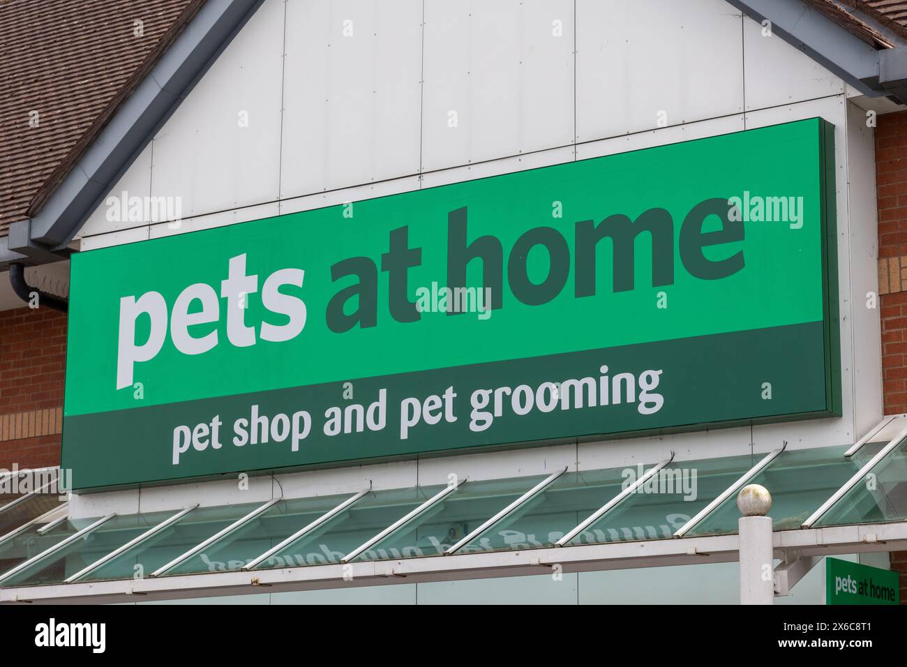 Pets at Home signage Stock Photo - Alamy