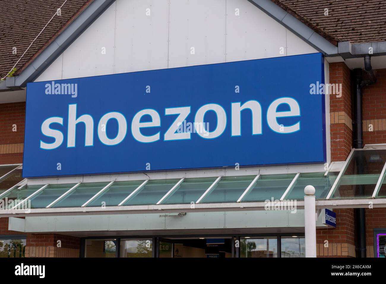 Shoezone sign hi-res stock photography and images - Alamy