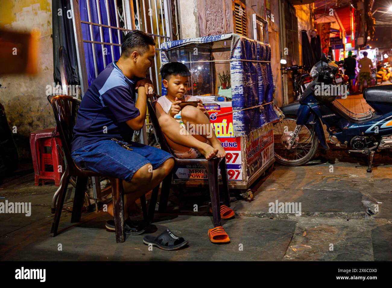 A street food restaurant of Cai Rang in Vietnam Stock Photo - Alamy