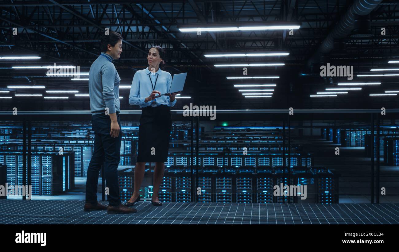 South korean female server hi-res stock photography and images - Alamy