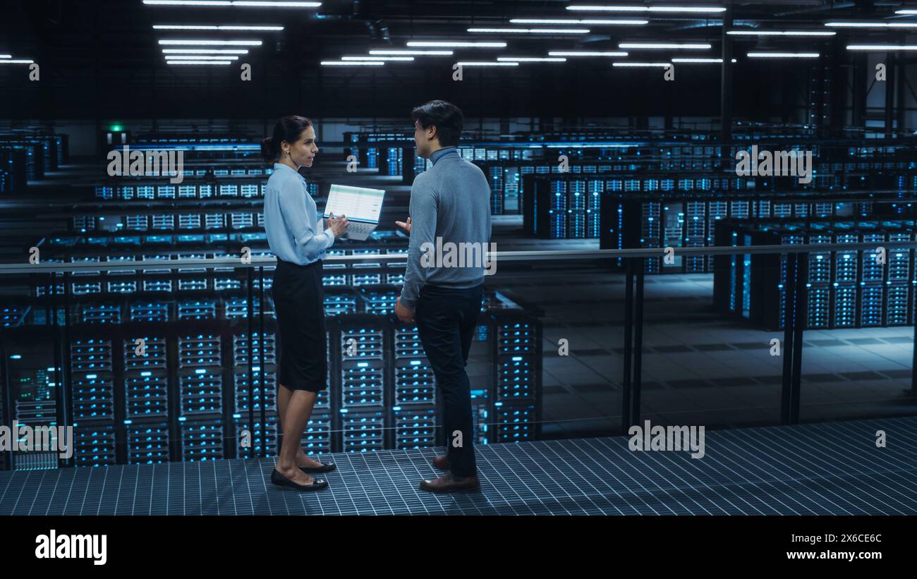 South korean female server hi-res stock photography and images - Alamy