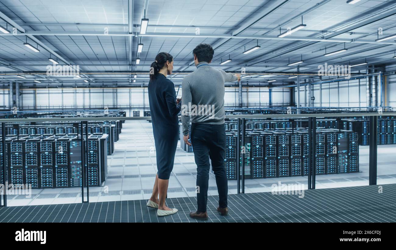 South korean female server hi-res stock photography and images - Alamy