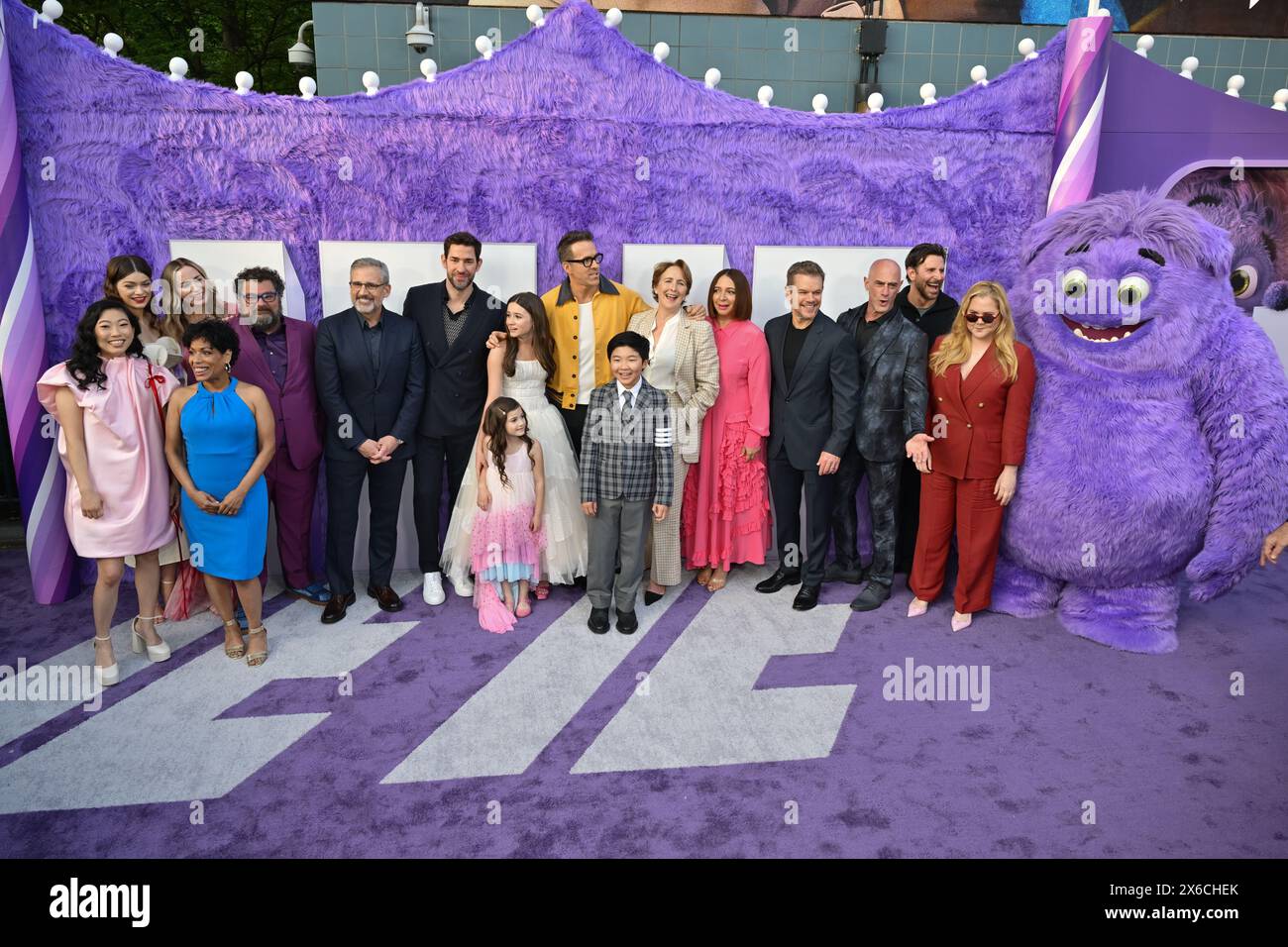 Awkwafina, Catharine Daddario, Emily Blunt, Liza Colon-Zayas, Bobby ...