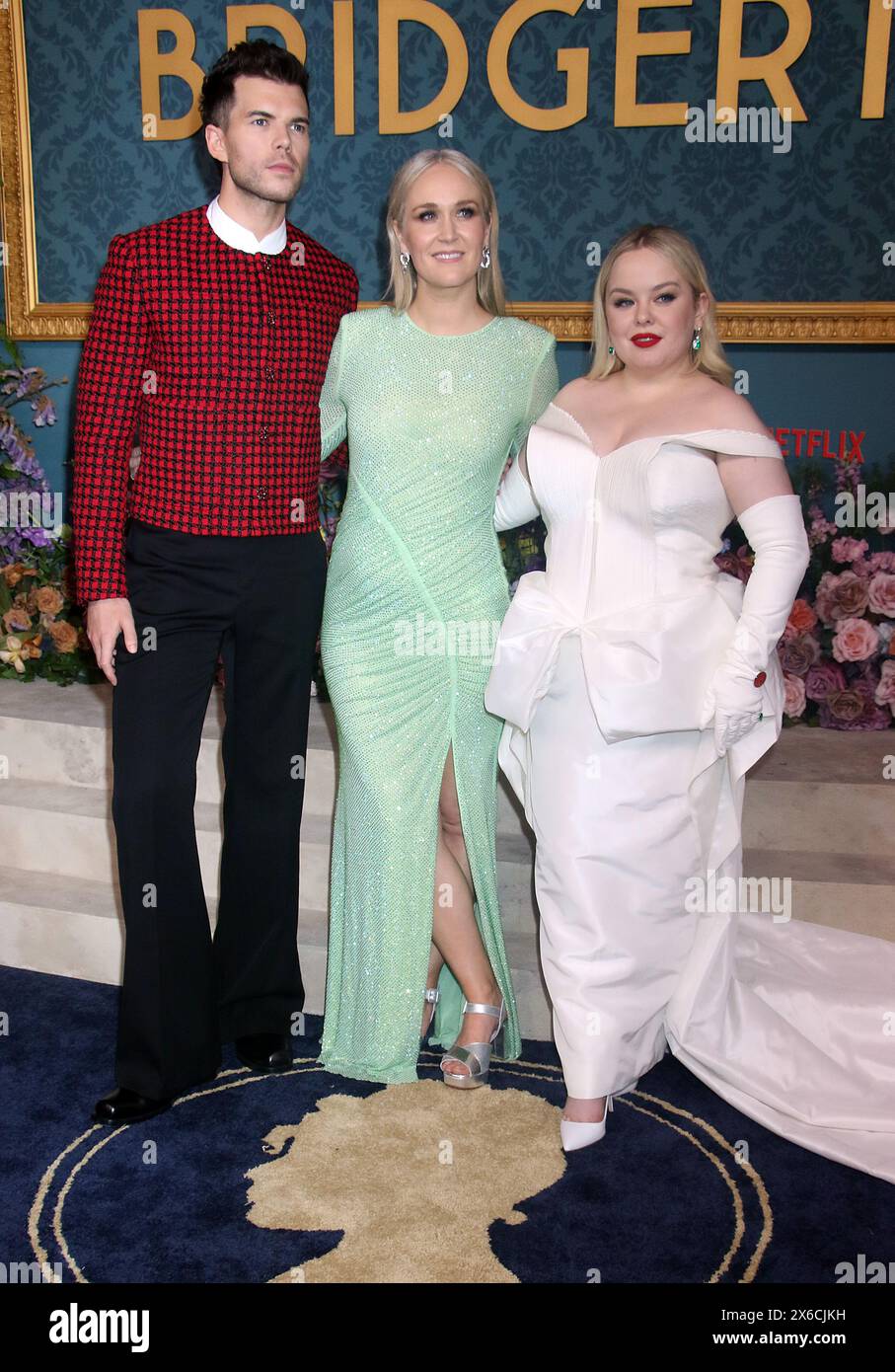 Nicola coughlan luke newton bridgerton hi-res stock photography and ...