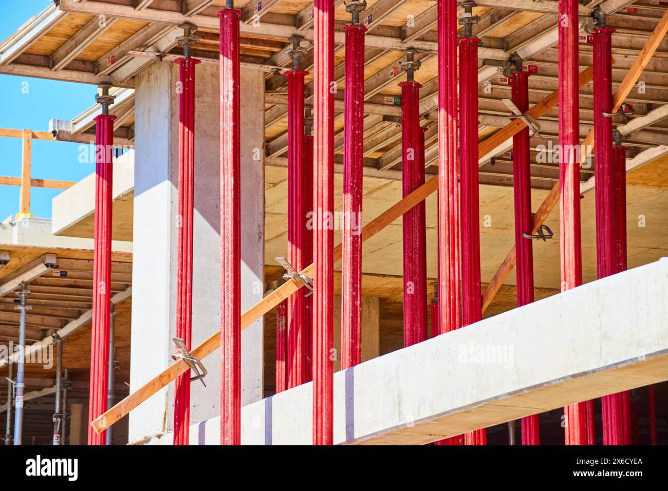 Construction beams and columns hi-res stock photography and images - Alamy