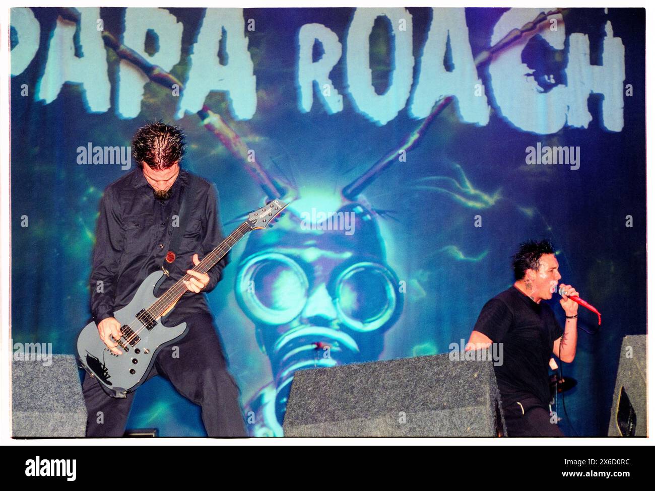 PAPA ROACH, READING FESTIVAL, 2001: Guitarist Jerry Horton amd singer ...