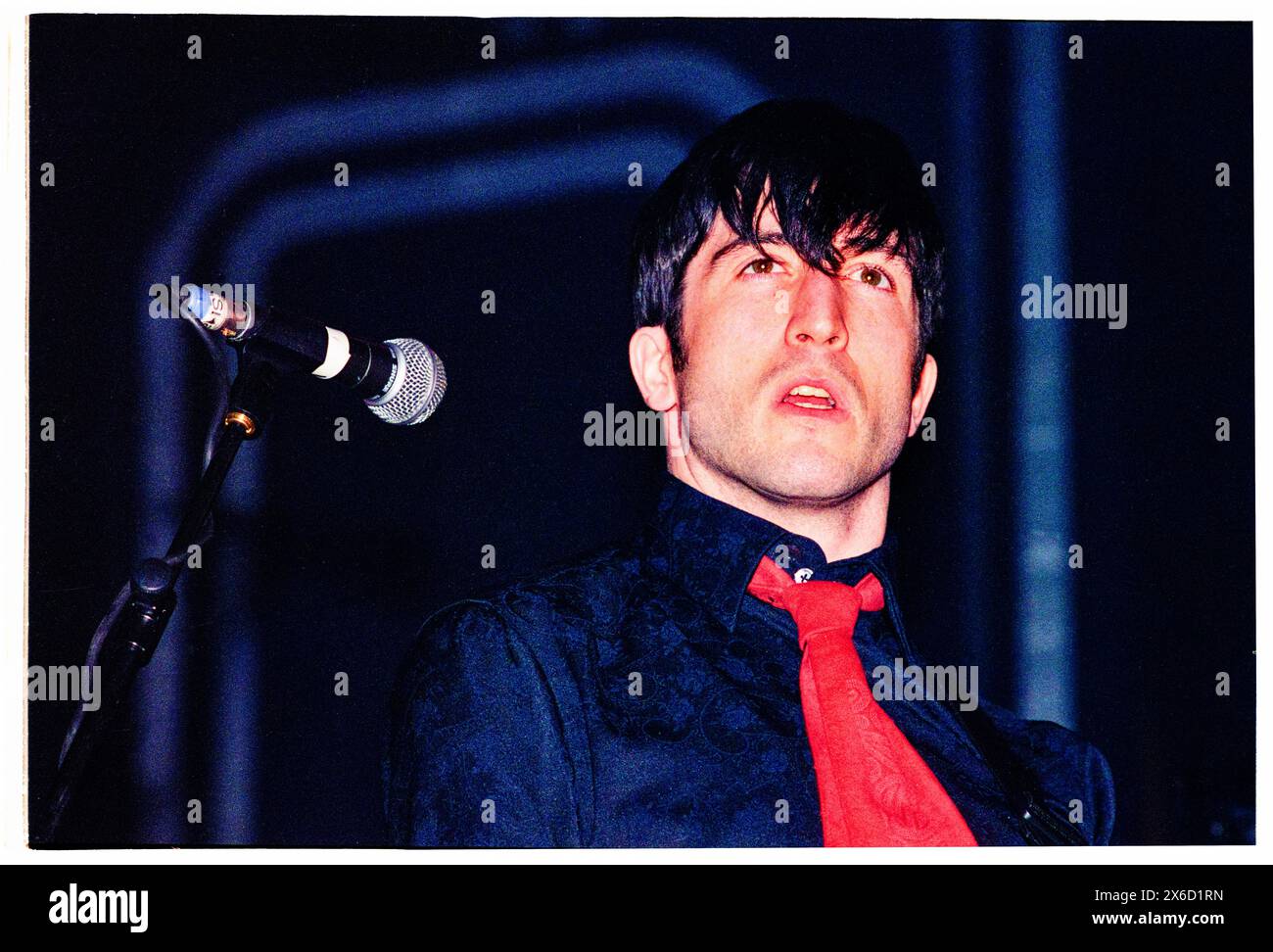 LOUIS ELIOT, RIALTO, 1998: Louis Eliot of the band Rialto playing live ...
