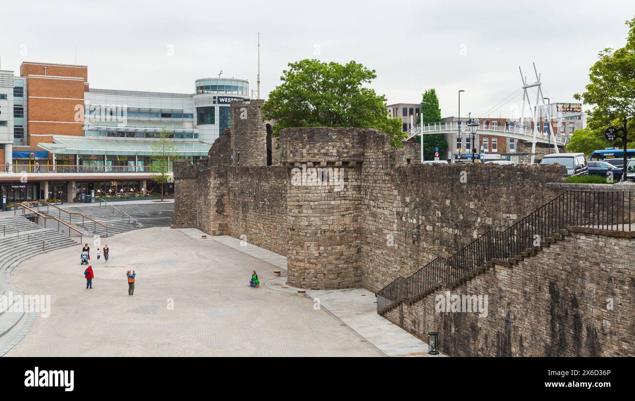 Empty road built structures architecture hi-res stock photography and ...