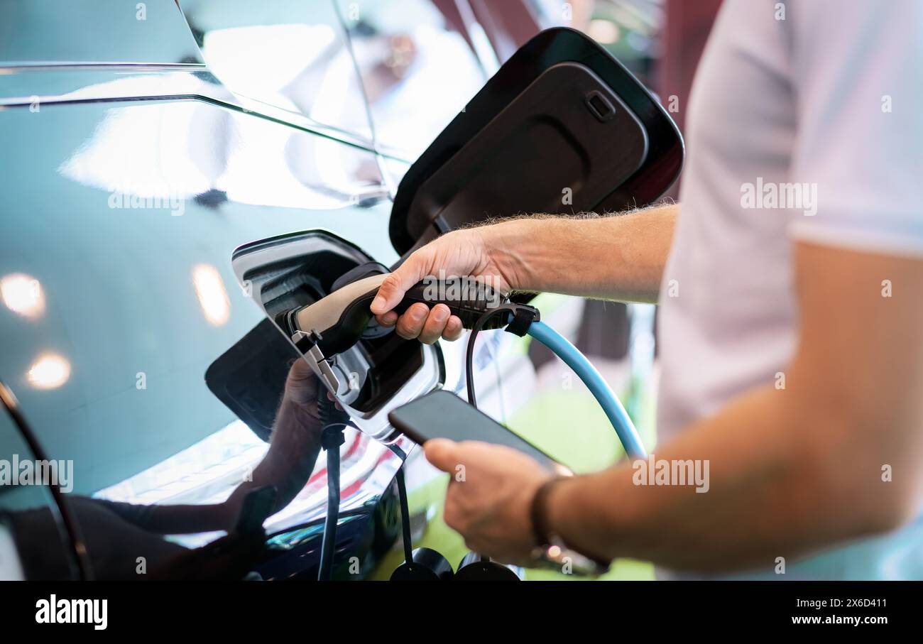 Chargepoint hi-res stock photography and images - Alamy