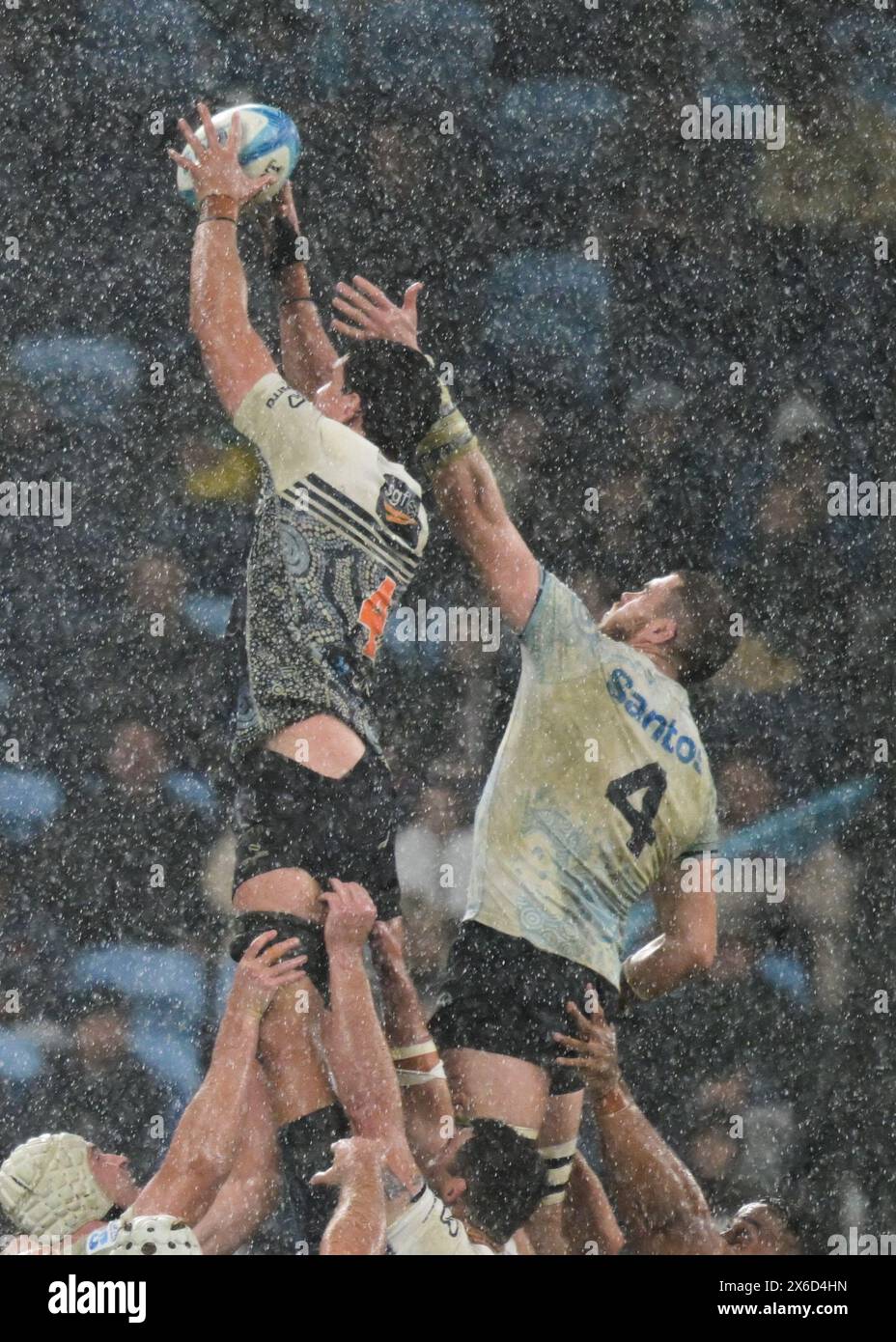 Darcy Swain (L) of ACT Brumbies ad Fergus Lee-Warner (R) of NSW ...