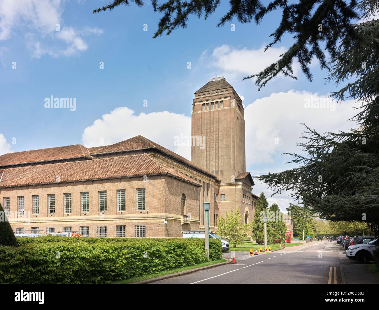 University research library hi-res stock photography and images - Alamy