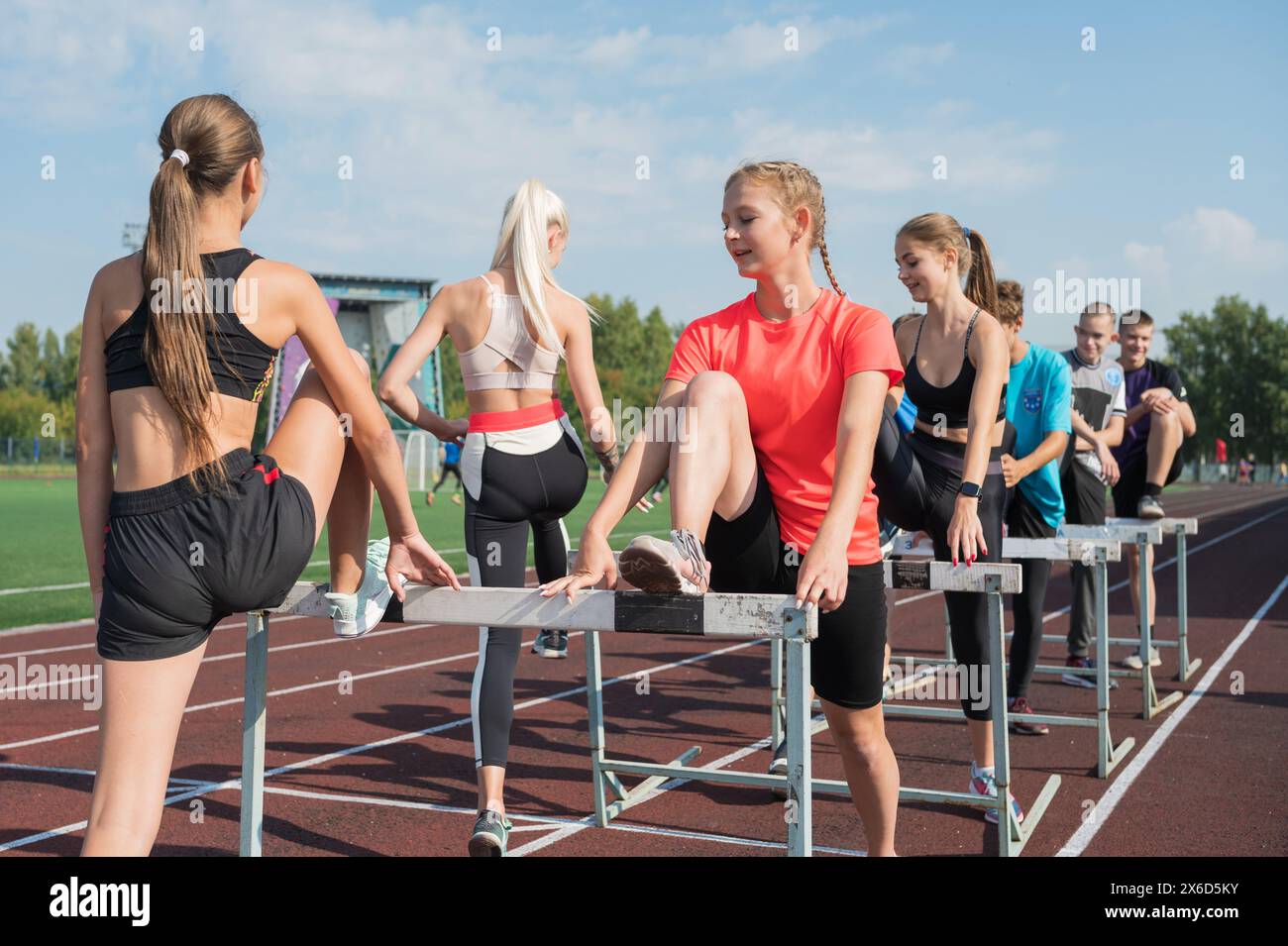 School gym class outside hi-res stock photography and images - Alamy