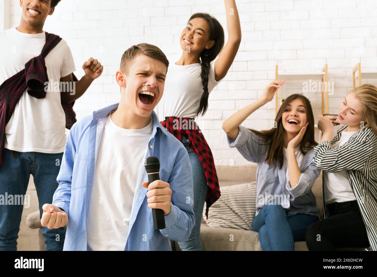 Microphone stage diverse hi-res stock photography and images - Alamy