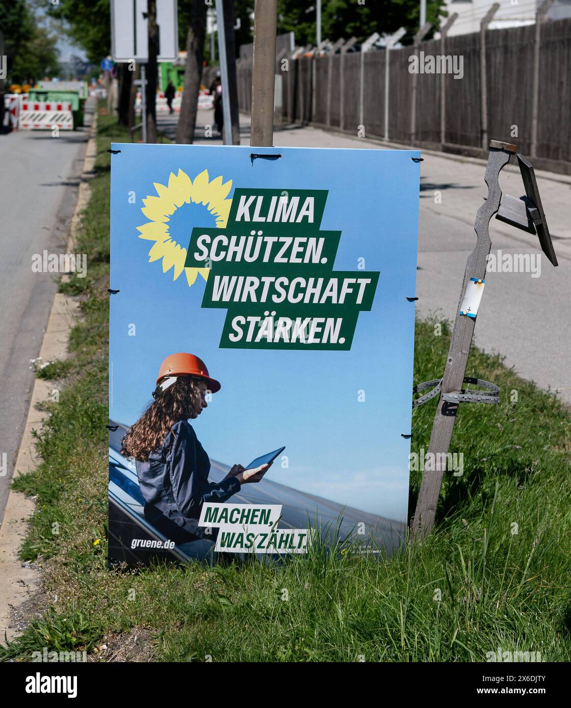 Muenchen GER, Themenbild, Wahlplakate zur Europawahl in Deutschland ...