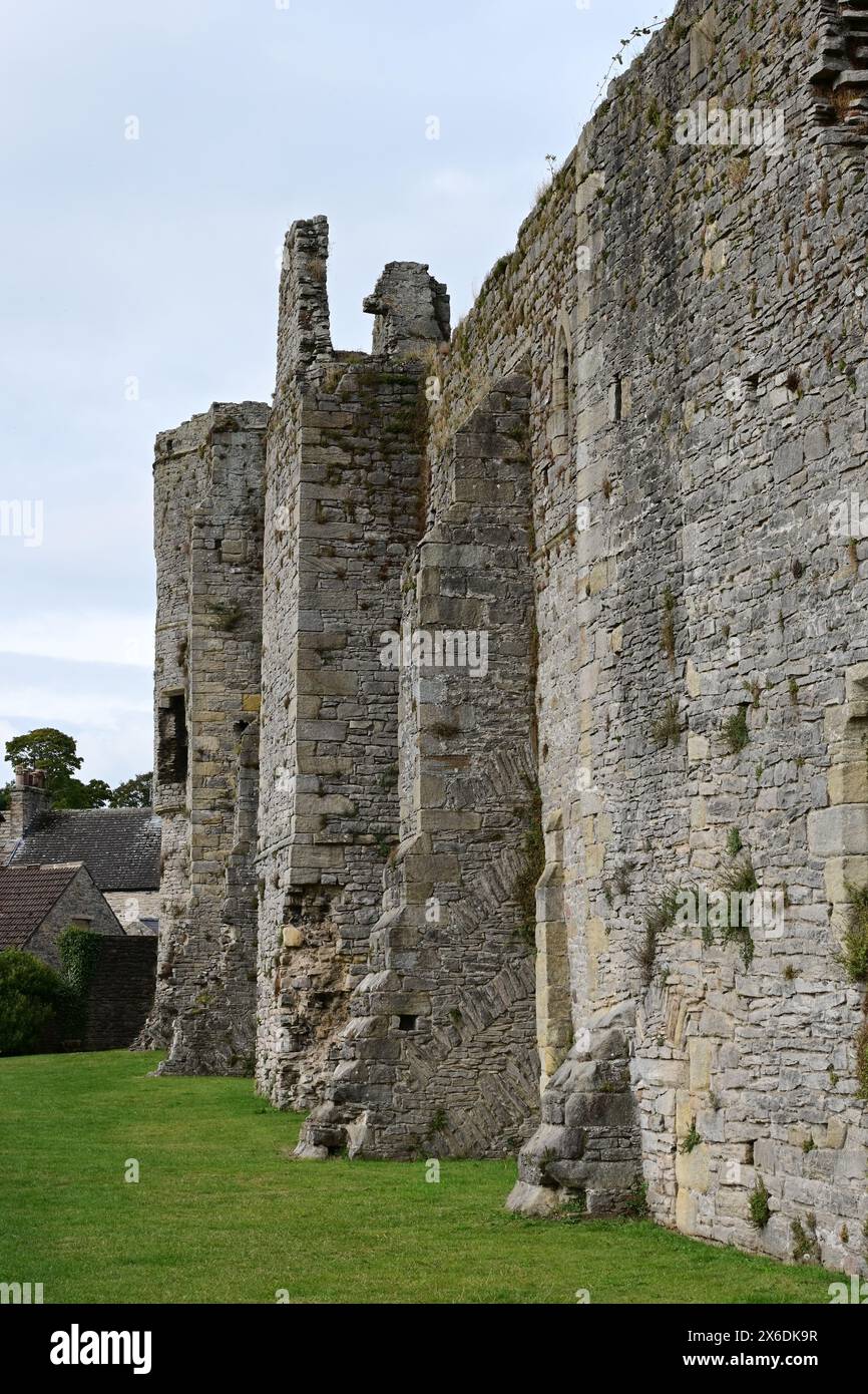 Middleham Castle, Middleham, near Ripon in Wensleydale, North Yorkshire ...