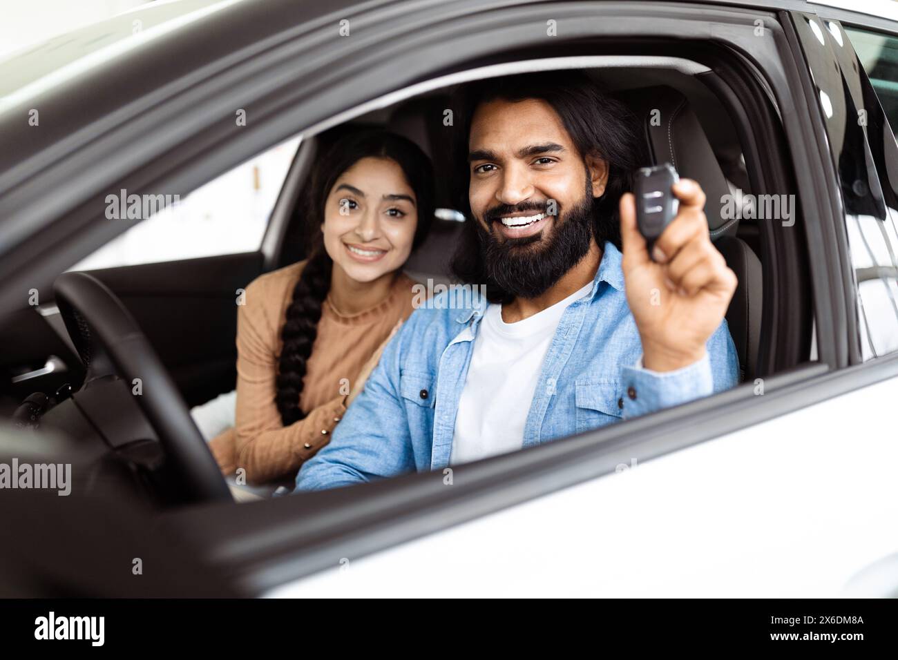 Indian man with car keys hi-res stock photography and images - Alamy