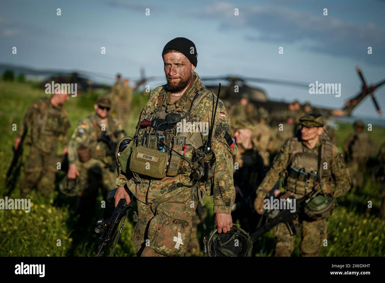 German bundeswehr army soldiers paratroopers hi-res stock photography ...