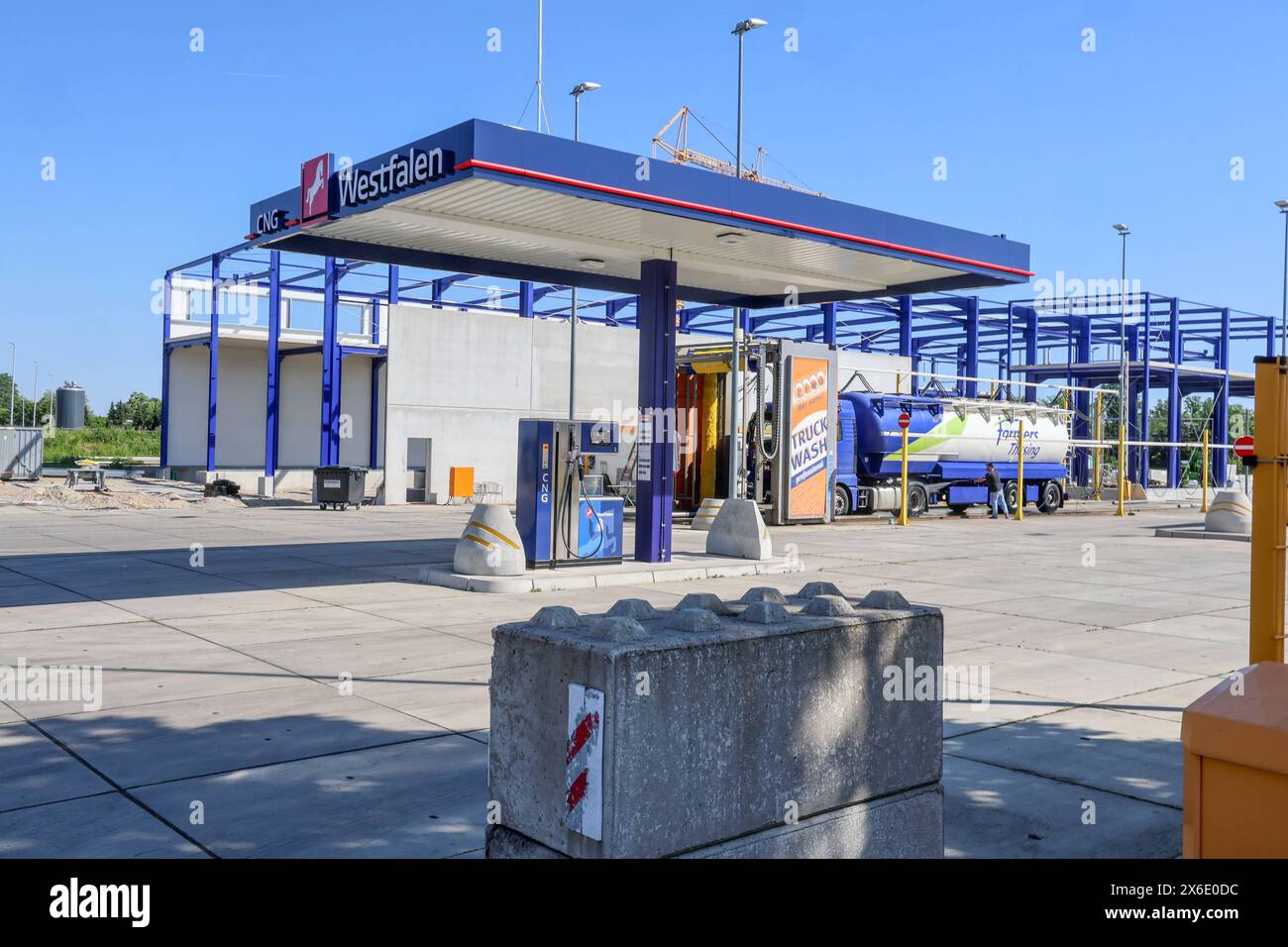 Cng tankstelle hi-res stock photography and images - Alamy