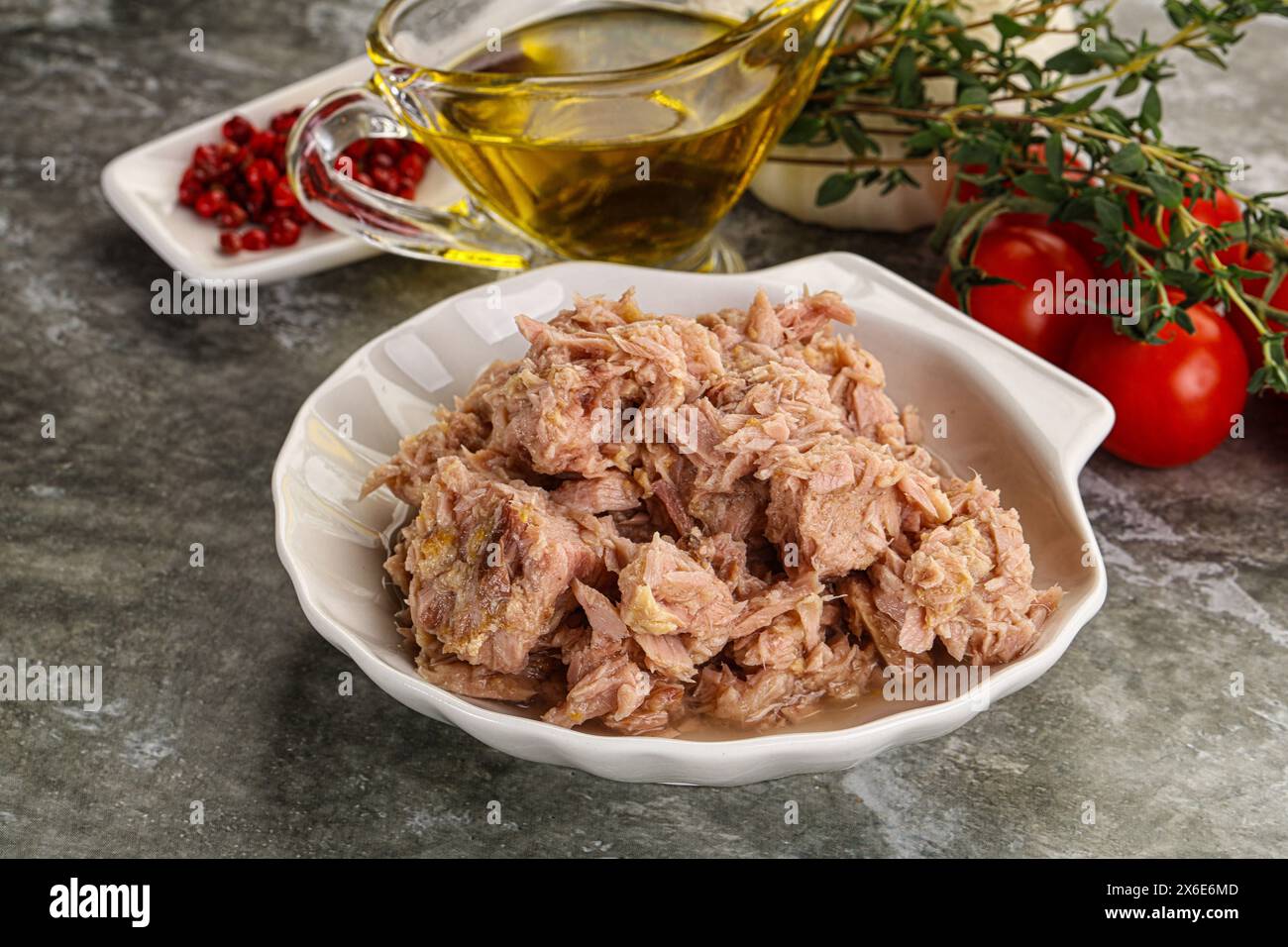 Canned tuna fillet with oil for salad Stock Photo - Alamy