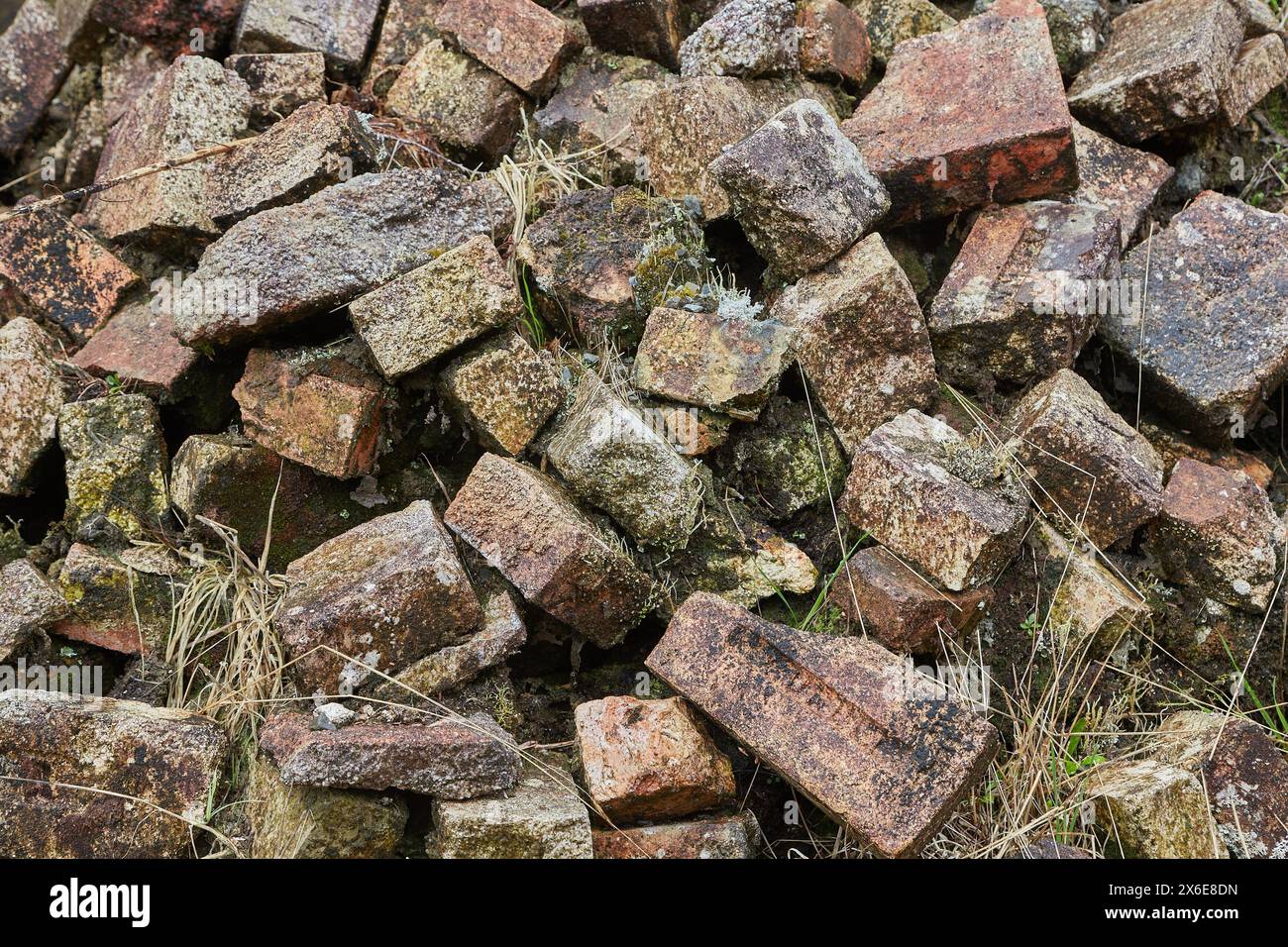 Debris pile of wall bricks Stock Photo - Alamy