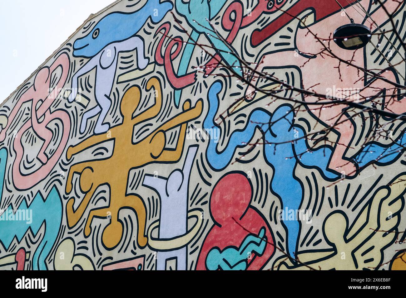 Keith haring mural hi-res stock photography and images - Alamy