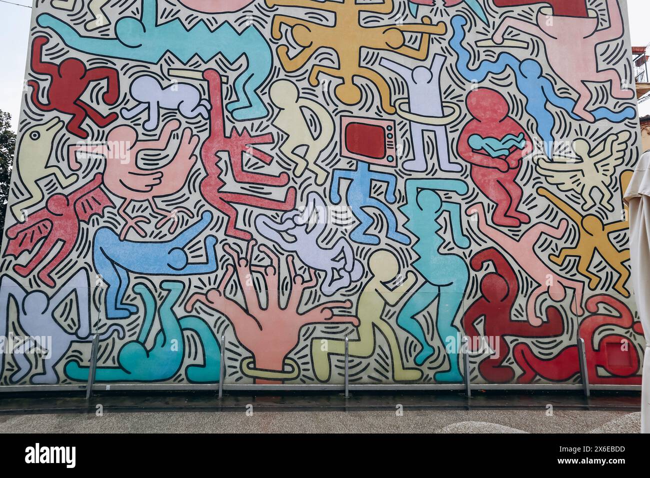 Keith haring mural hi-res stock photography and images - Alamy