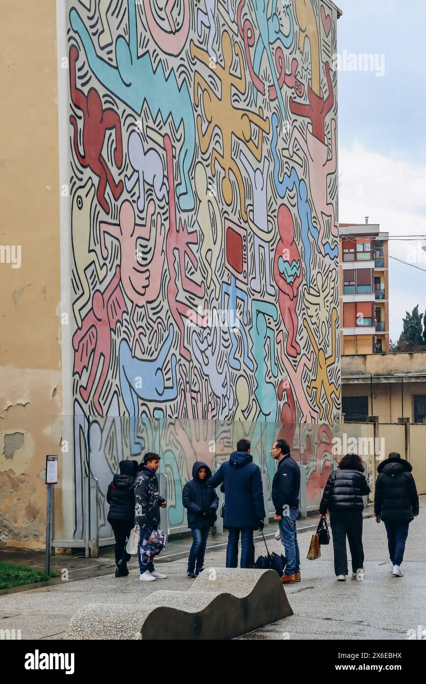 Keith haring mural hi-res stock photography and images - Alamy