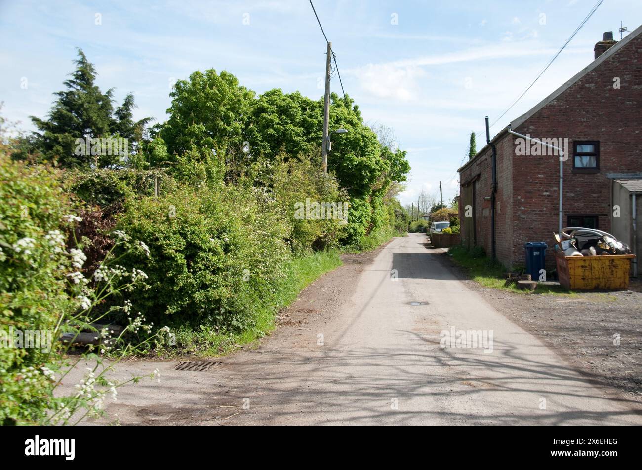 Old english country lane hi-res stock photography and images - Alamy