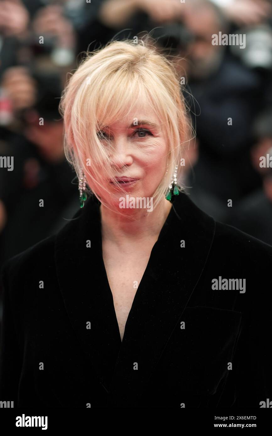 Cannes, France. 14th May, 2024. Emmanuelle Béart arrives on the Red ...