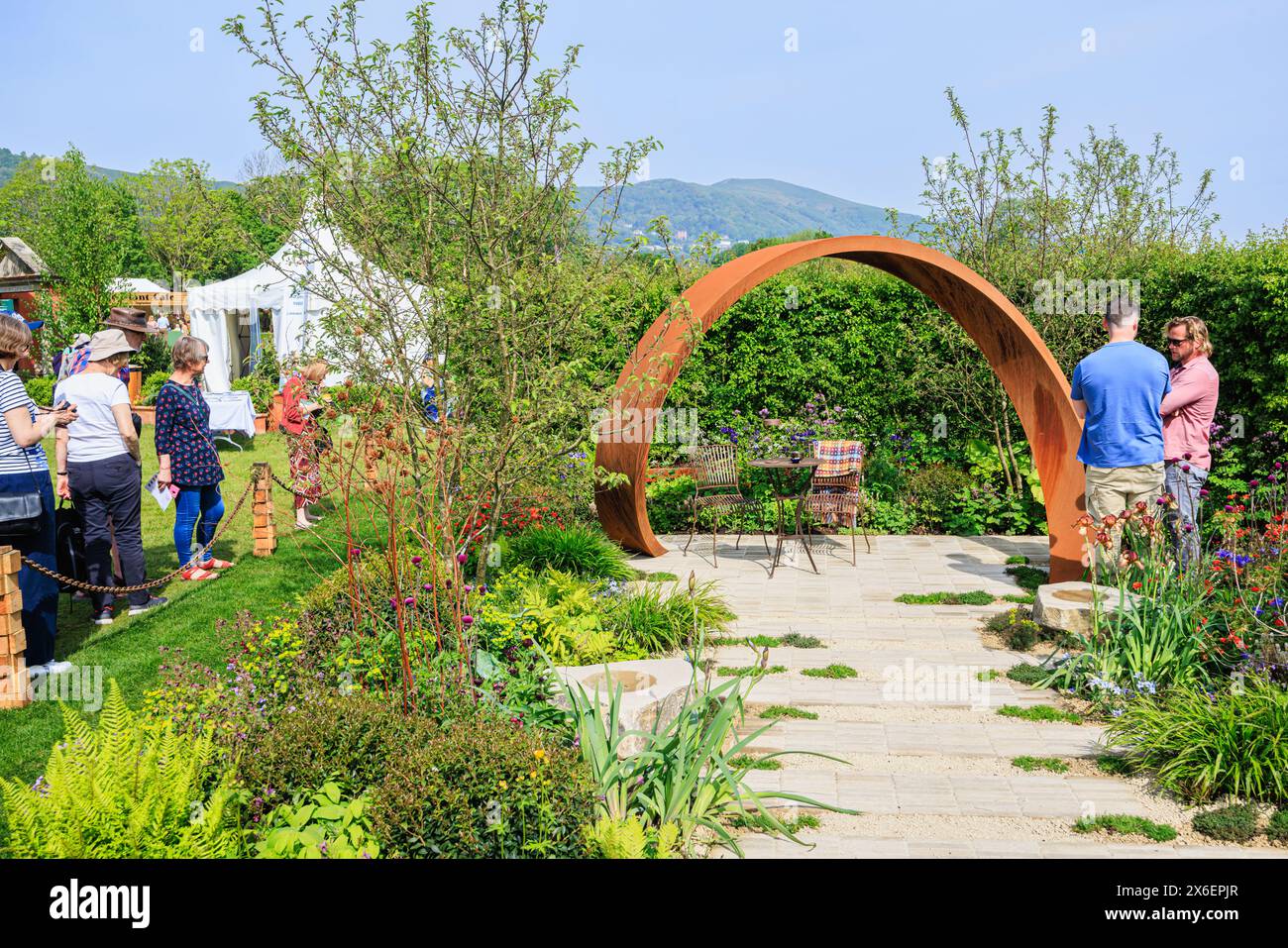 'It doesn't have to cost the Earth' show garden (Gold medal) at the RHS ...