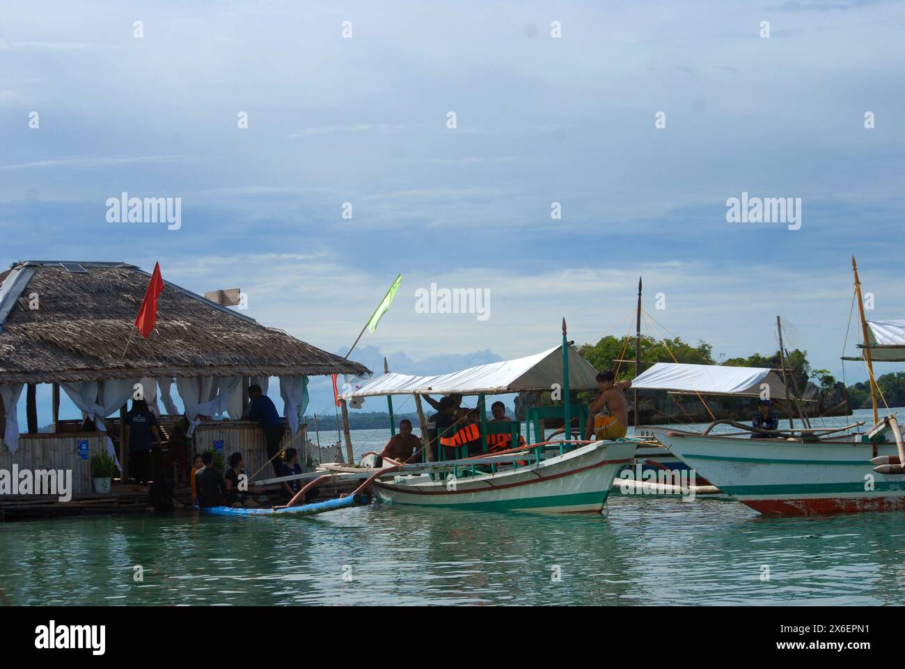 Floating Restaurant, Piagao Islands, Province of Guimaras, Philippines ...