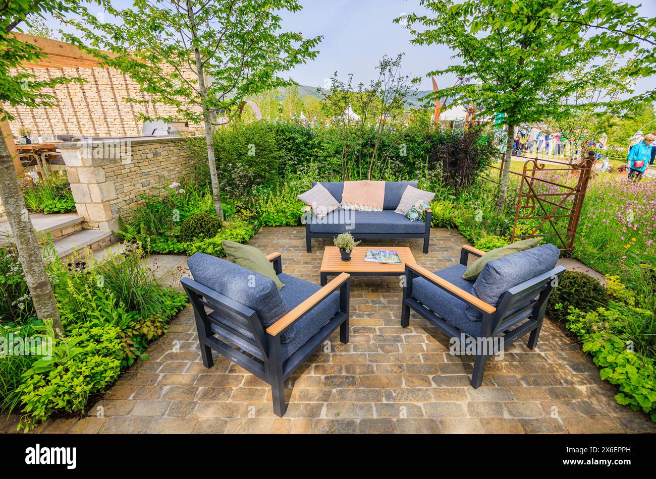 'The Cotswold Garden' show garden (Gold medal, Best Show Garden) at the ...