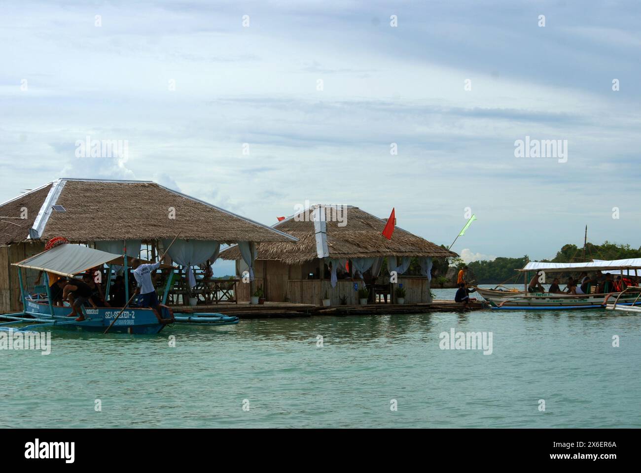 Floating Restaurant, Piagao Islands, Province of Guimaras, Philippines ...