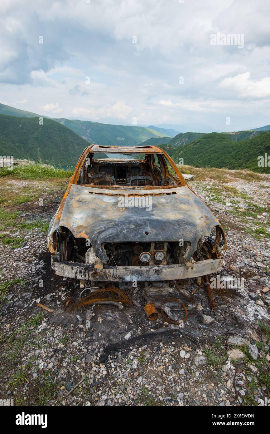 Burned down car hi-res stock photography and images - Alamy
