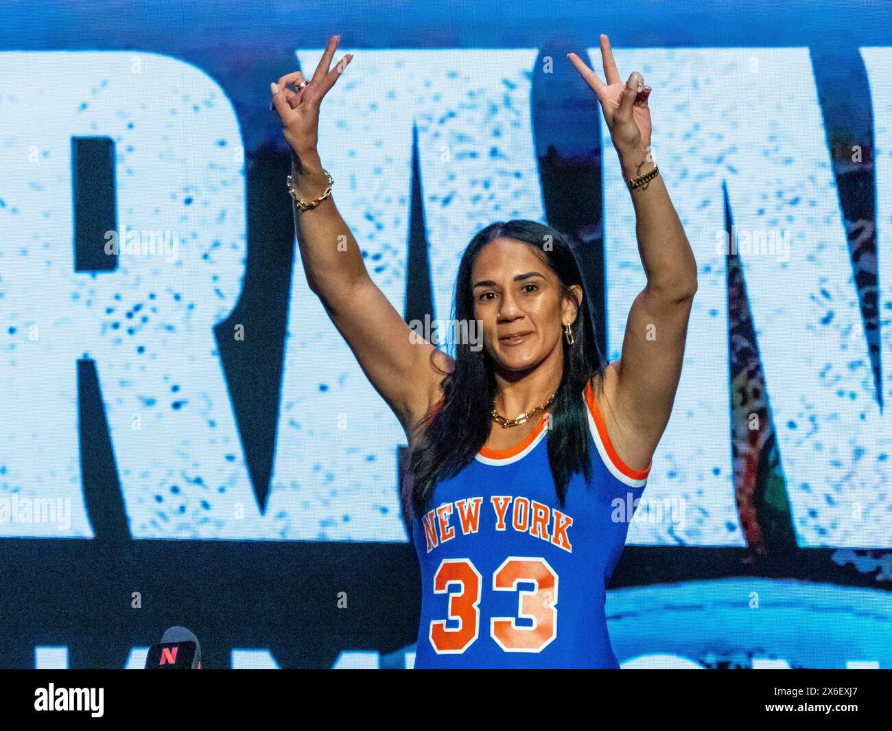 Jake paul tyson boxing hi-res stock photography and images - Alamy