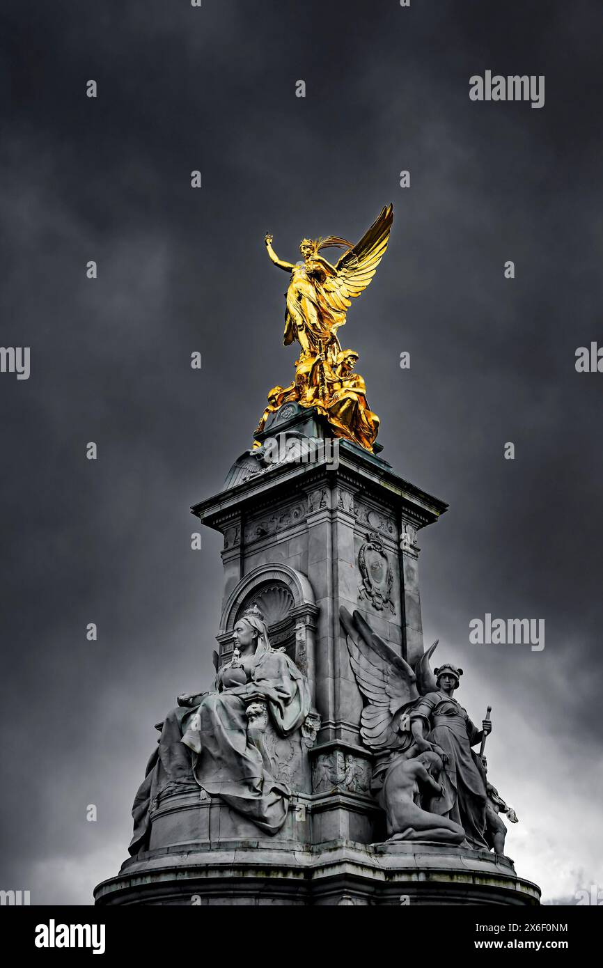 Winged Victory, Queen Victoria Memorial, St. James's Park, London ...