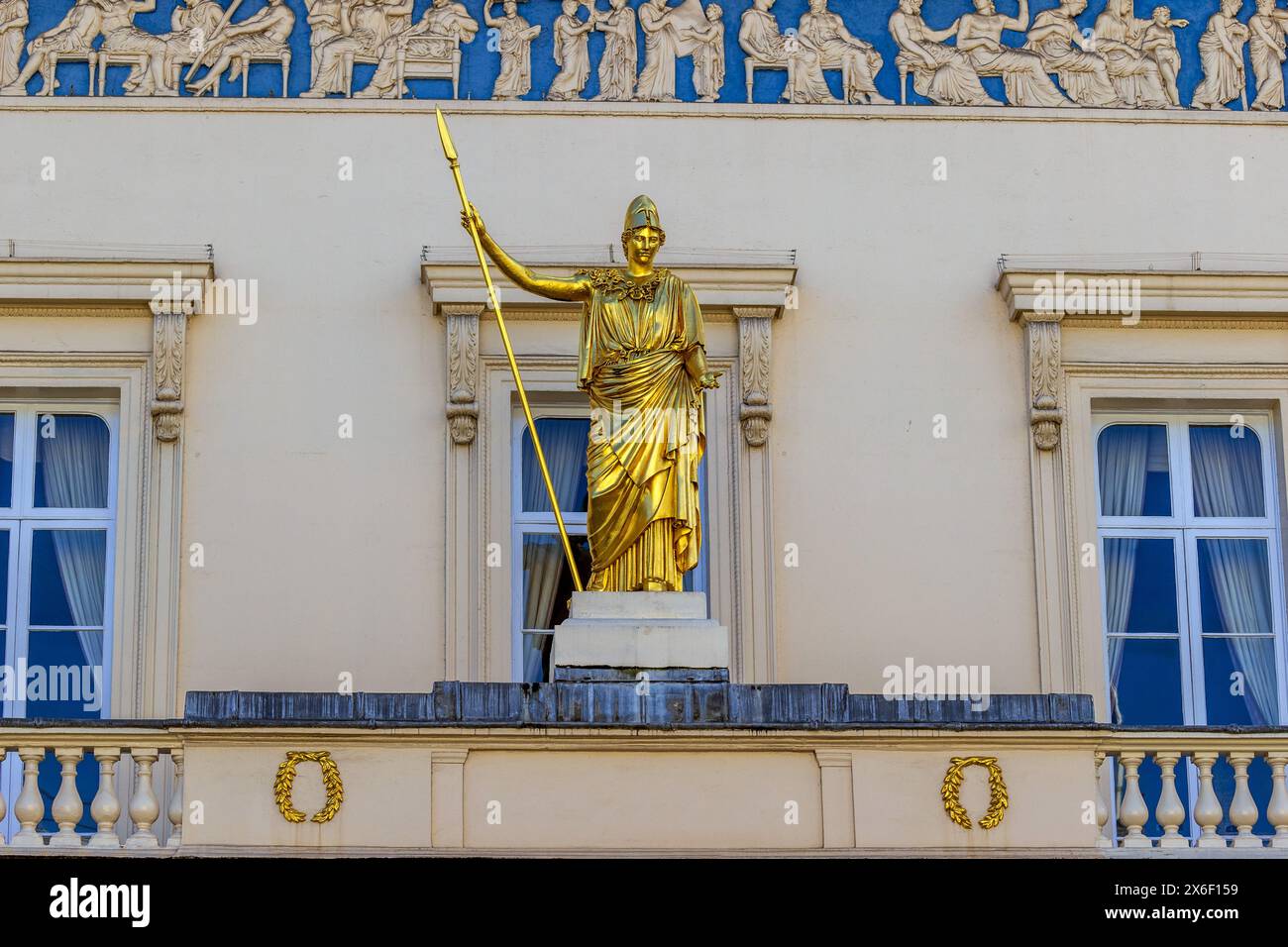 The athenaeum and pall mall hi-res stock photography and images - Alamy