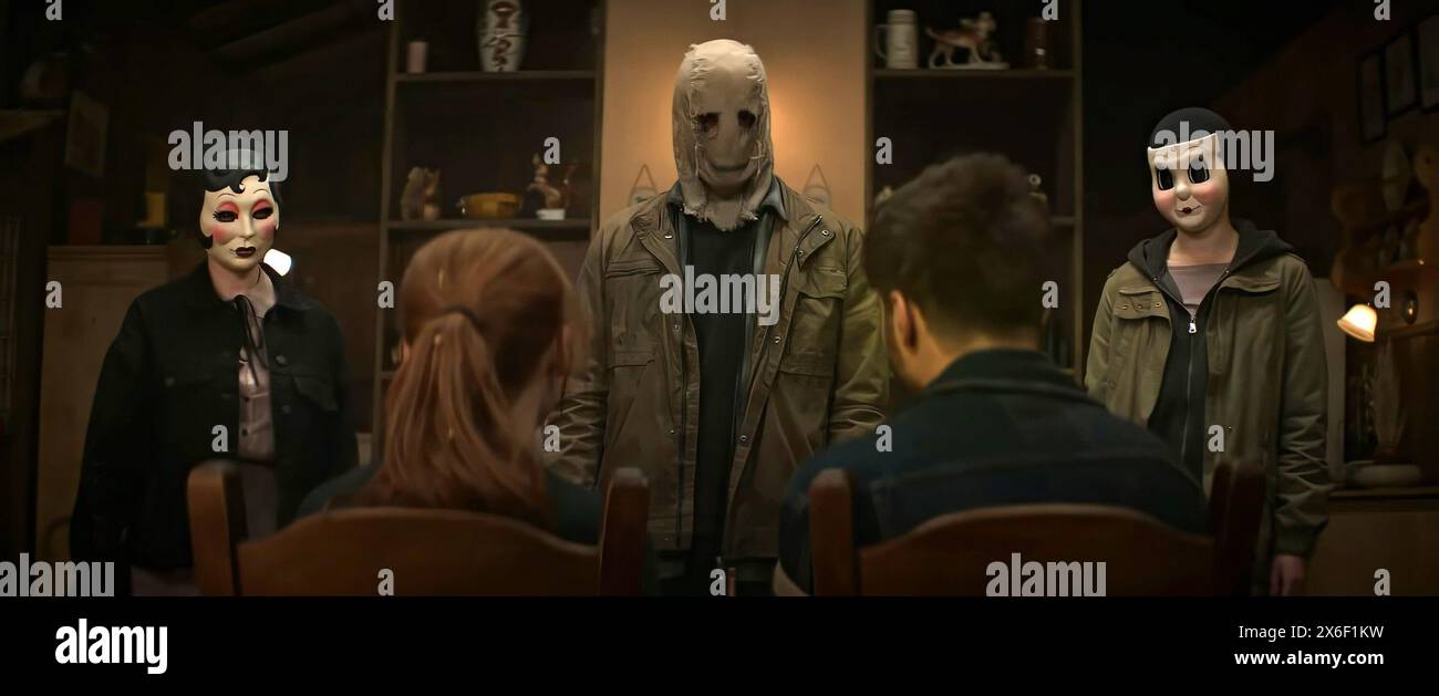 THE STRANGERS: CHAPTER 1, front, from left: Madelaine Petsch, Froy ...