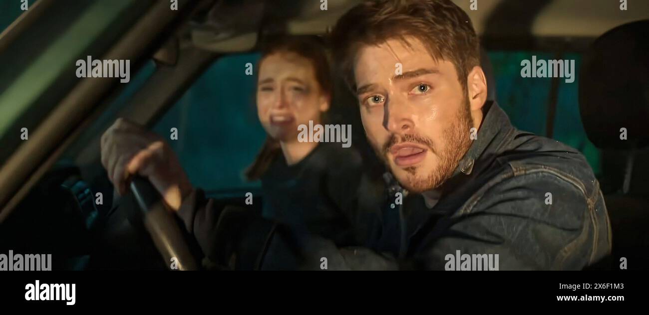 THE STRANGERS: CHAPTER 1, from left: Madelaine Petsch, Froy Gutierrez ...