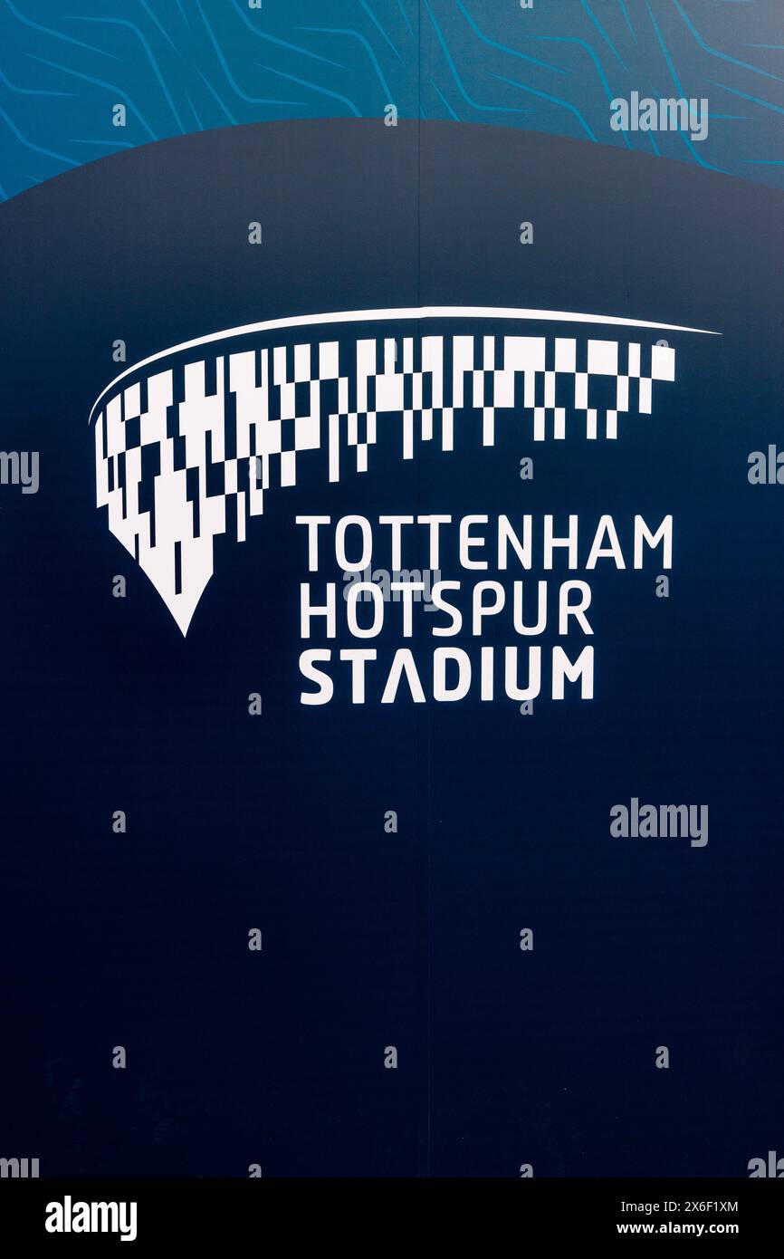 Tottenham hotspur logo hi-res stock photography and images - Alamy