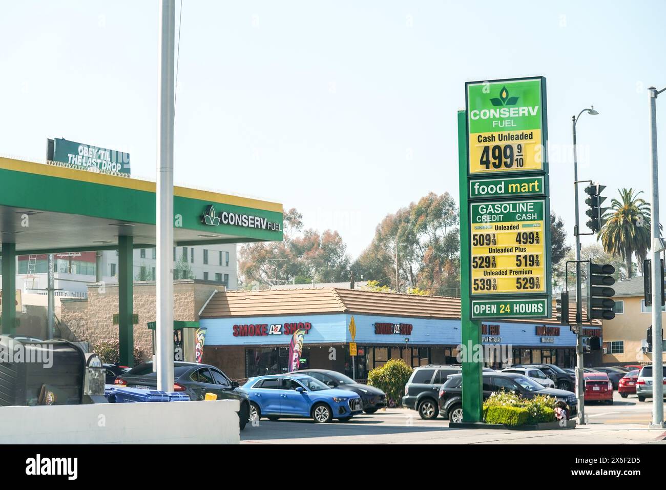 Urban downtown petrol station gas hi-res stock photography and images ...