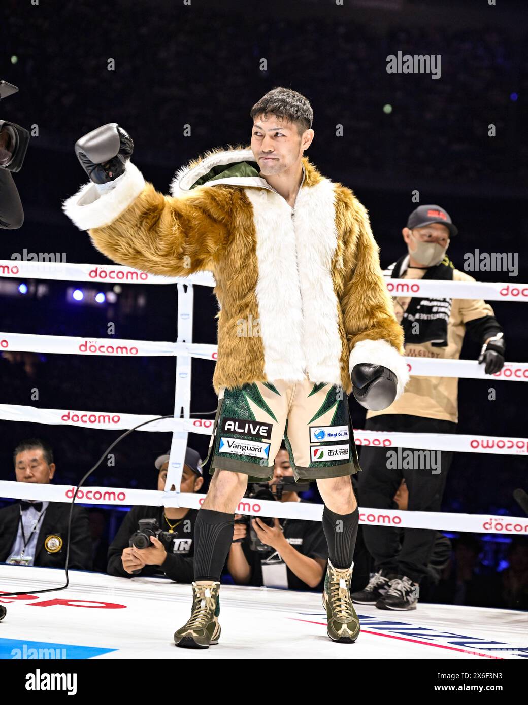 Flyweight boxing champion world hi-res stock photography and images - Alamy
