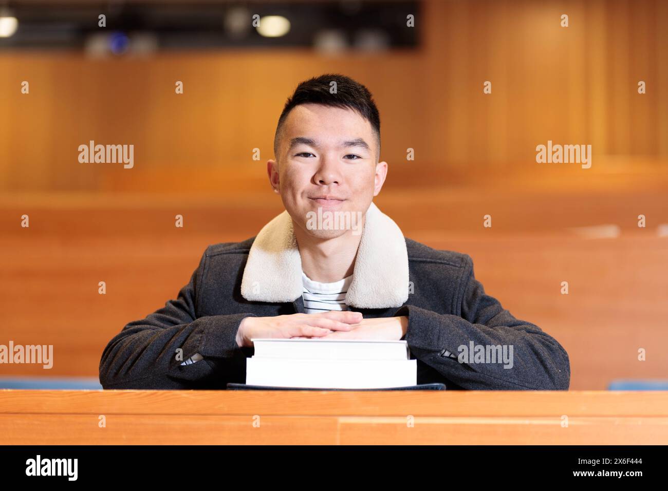 University lecture hall laughing hi-res stock photography and images ...
