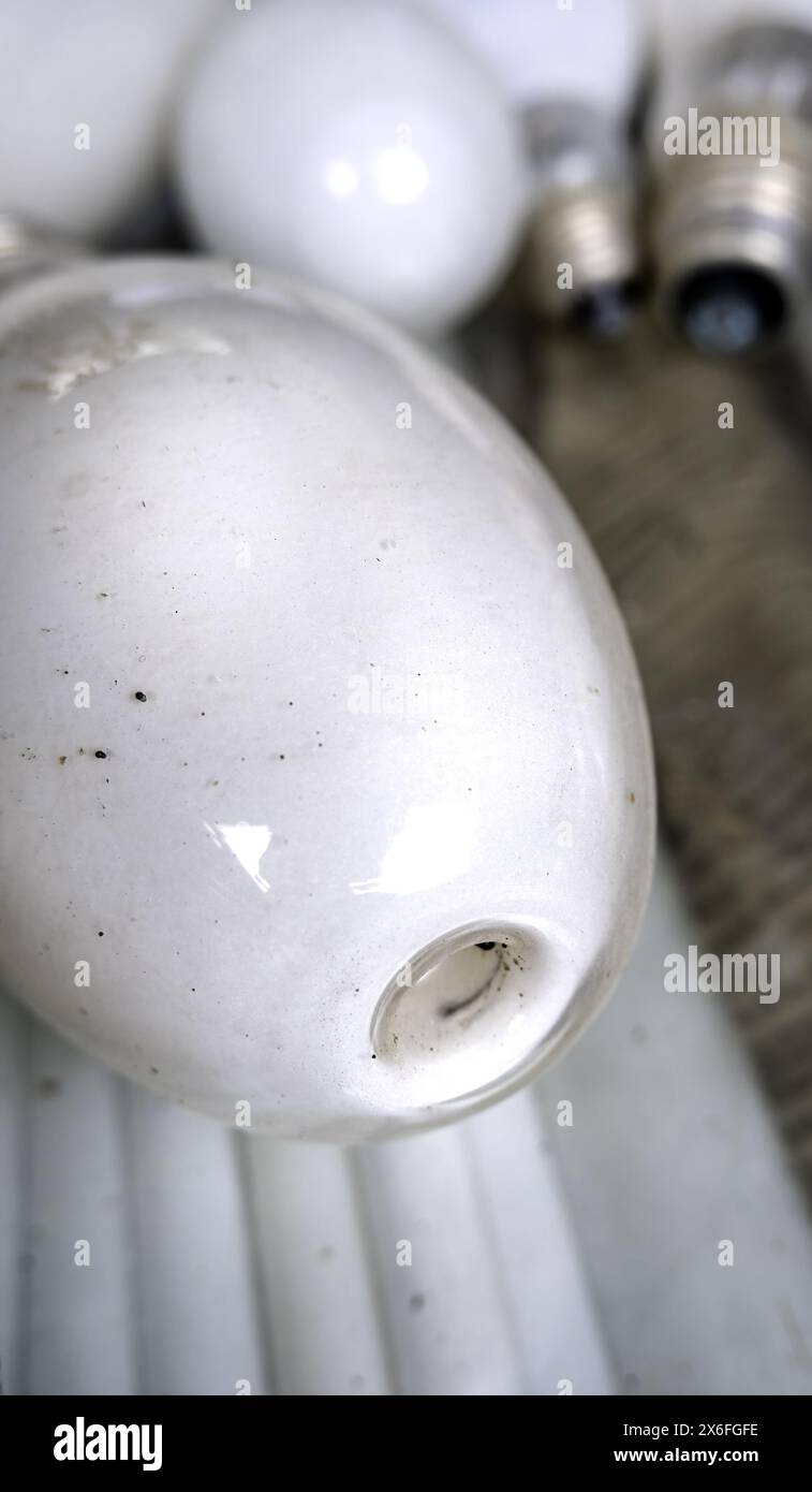 Detail of old damaged and discarded light bulbs, recycling Stock Photo ...