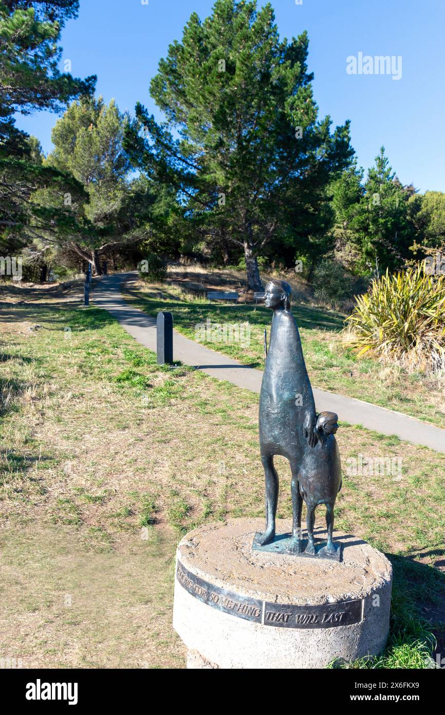 Sculpture at start of Mt Herbert Walkway, Waipapa Avenue, Diamond ...