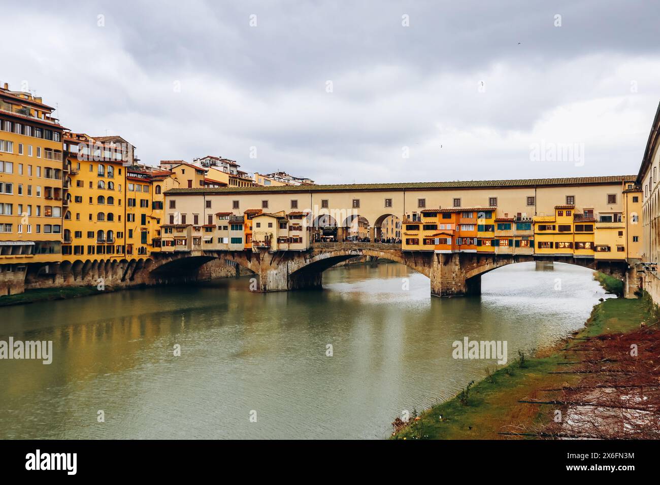 The Ponte Vecchio, a medieval stone closed-spandrel segmental arch ...