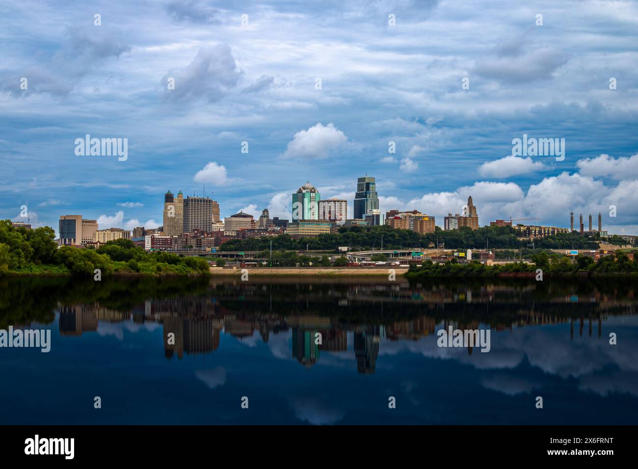 Kansas city skyline hi-res stock photography and images - Alamy