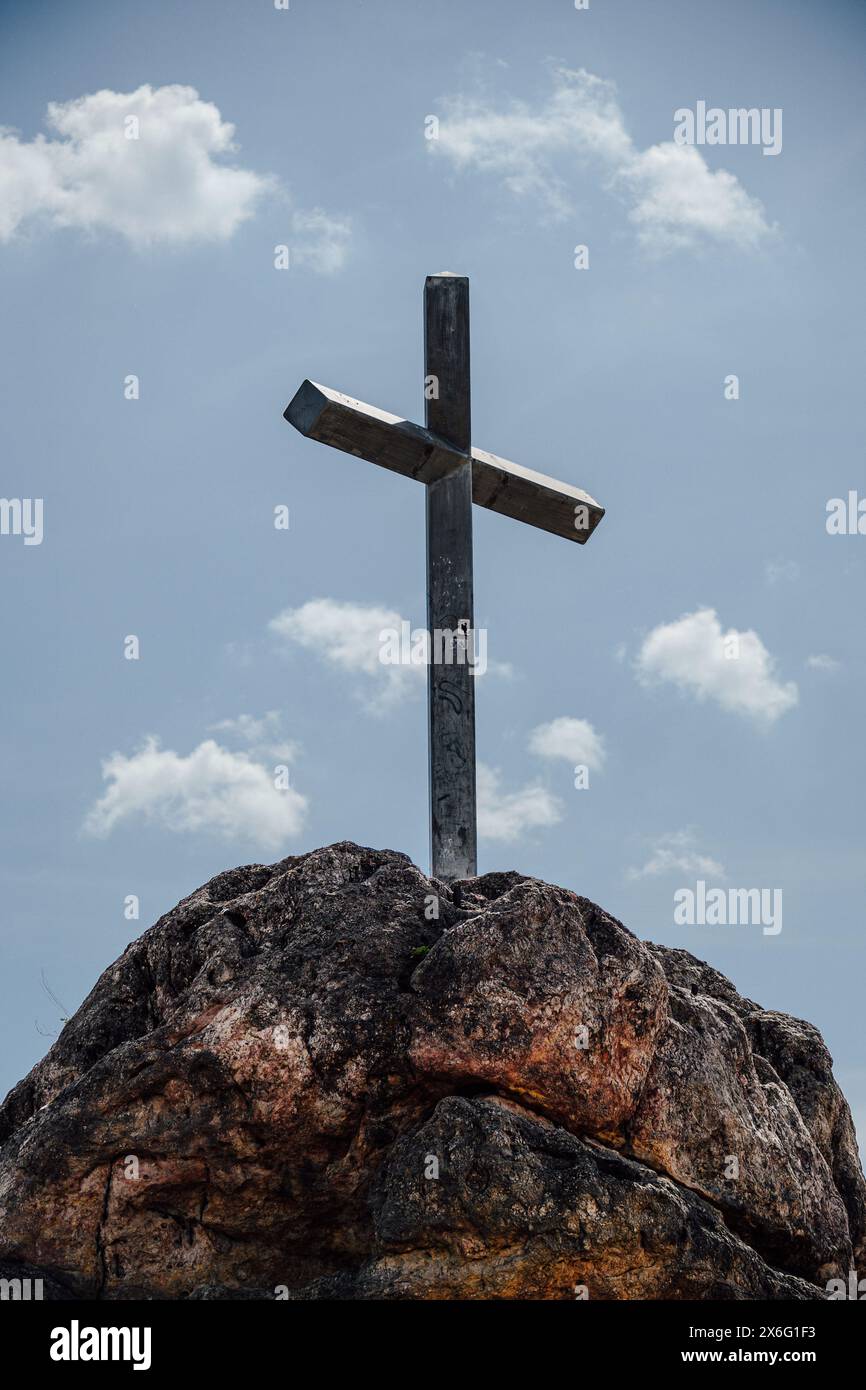 Cross on the hill park hi-res stock photography and images - Alamy