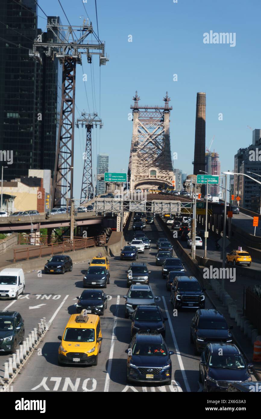 Roosevelt Island Tramway, Cable car public transportation, New York ...
