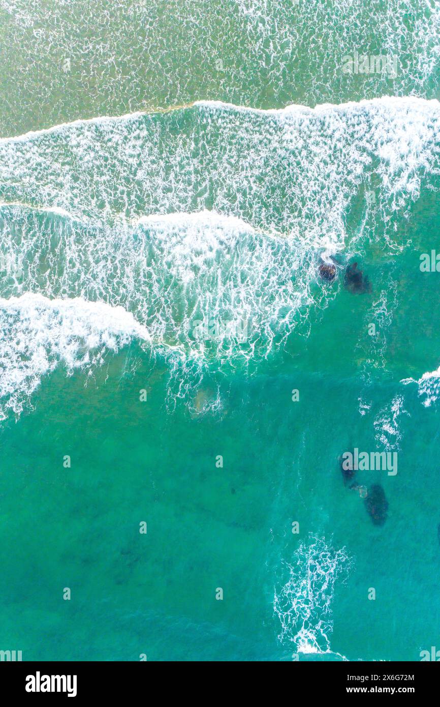 Seashore transparent water overhead aerial hi-res stock photography and ...